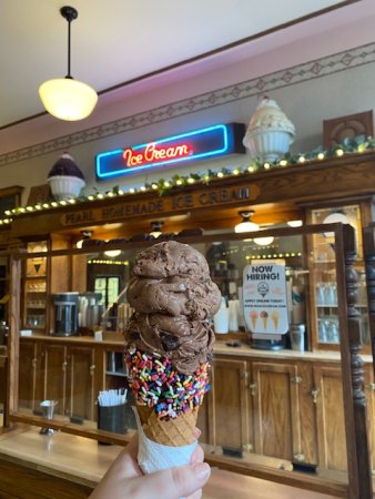 The Pearl Ice Cream Shop | ExploreLaCrosse
